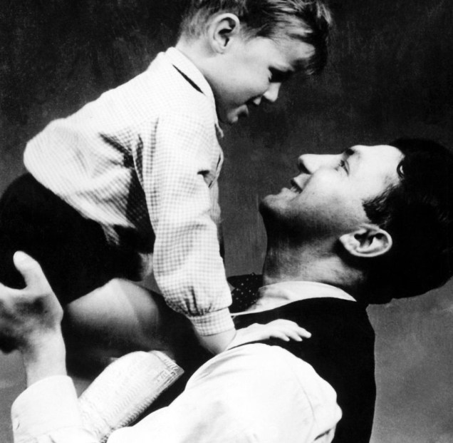 Circus Acrobats of Life: E. O. Plauen’s Father and Son – Who's Out There?